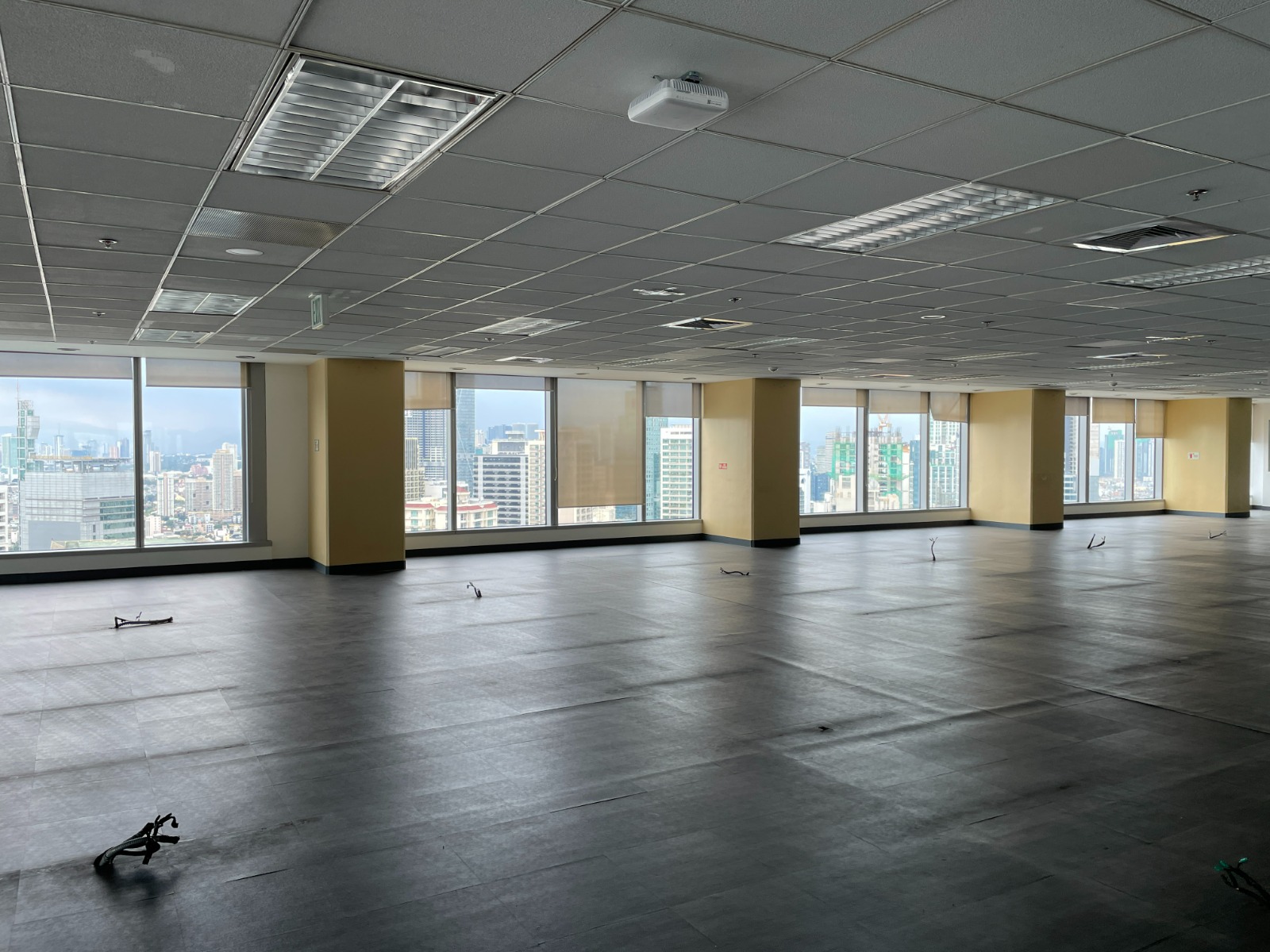 KMC | PBCom Tower KMC | PBCom Tower